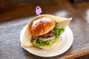 城崎温泉街で食べられる但馬牛グルメ | 豊岡市観光公式サイト